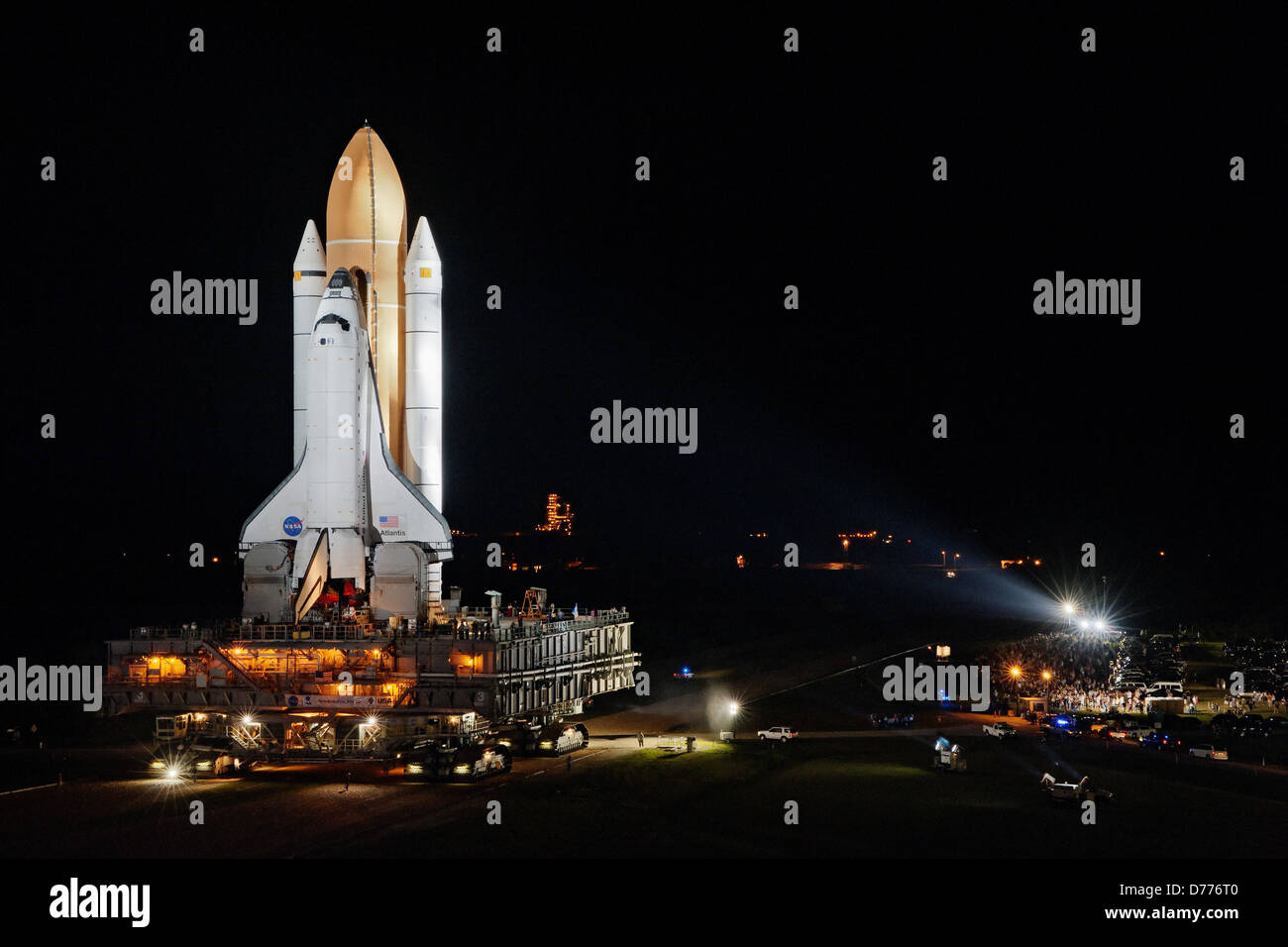 Nasa shuttle crawler hi-res stock photography and images - Alamy