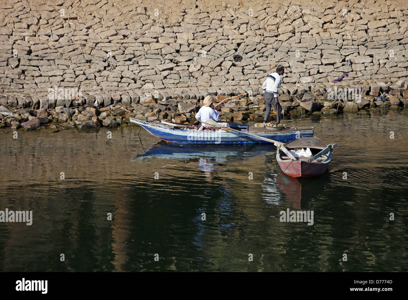Two men in rowing boat hi-res stock photography and images - Alamy