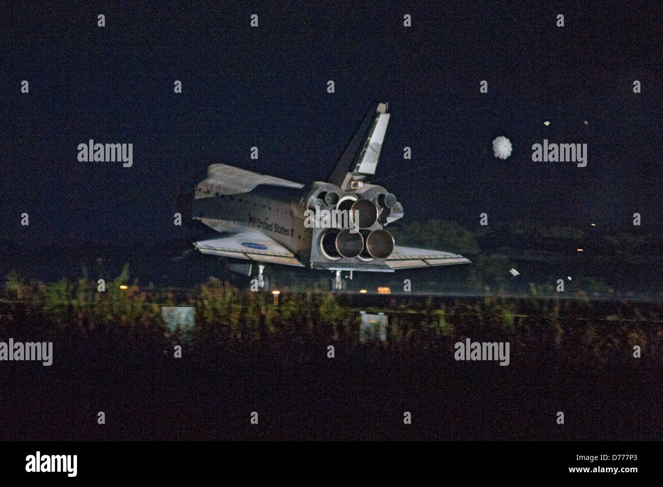 Drag Chute Deployed Stock Photo - Alamy