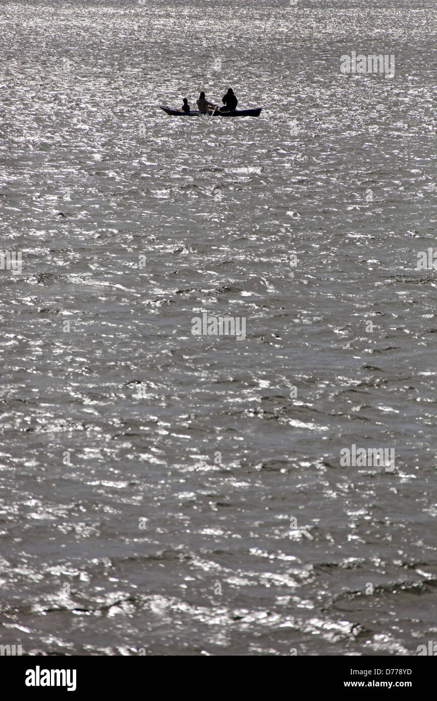 MEN IN ROWING BOAT RIVER NILE EGYPT 09 January 2013 Stock Photo - Alamy