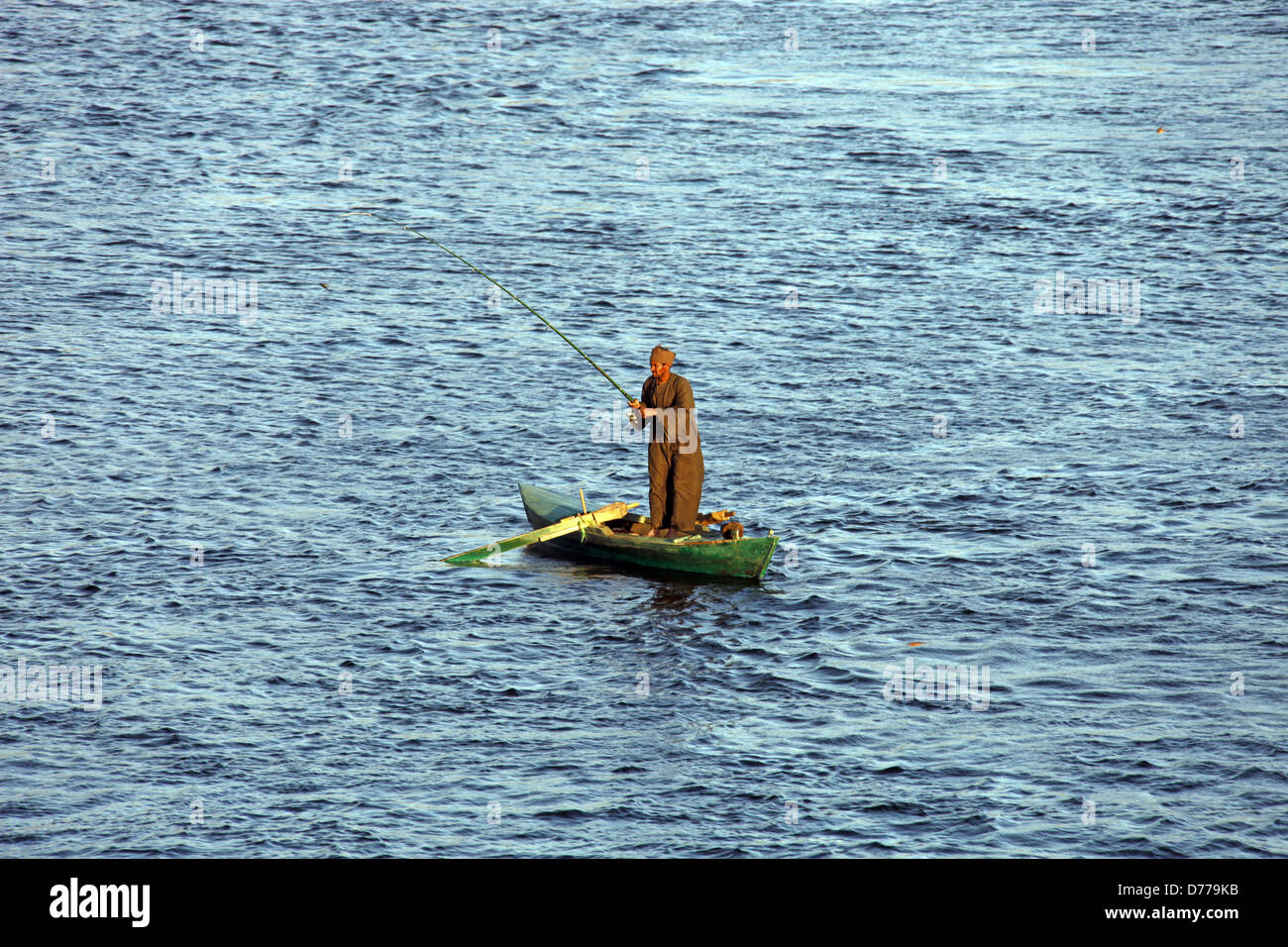 Green rowing boat hi-res stock photography and images - Alamy