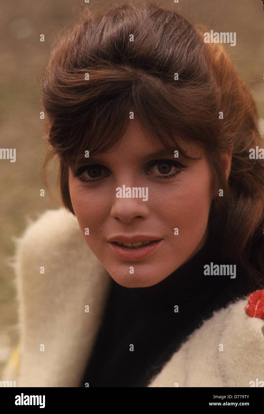 KATHARINE ROSS.v5633a.(Credit Image: © Jack Stager/Globe Photos ...