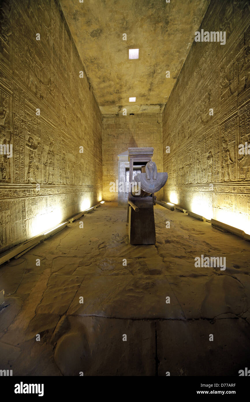BARQUE REPLICA CHAMBER SHRINE TEMPLE OF HORUS EDFU EGYPT 09 January ...