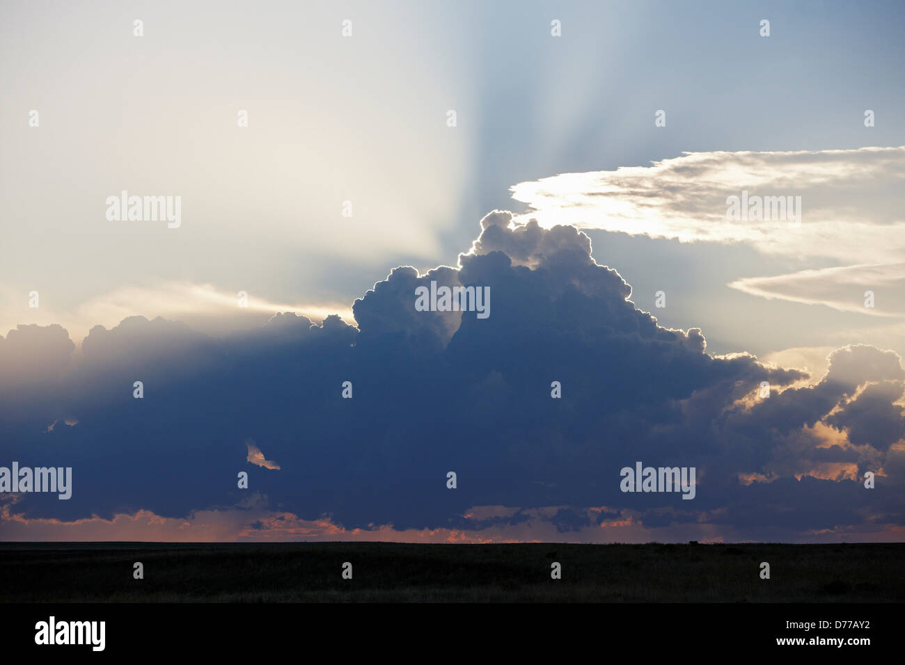 Crepuscular Rays Around Cumulonimbus Cloud Stock Photo - Alamy