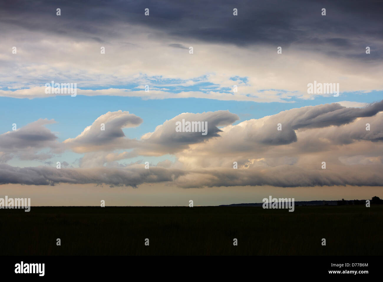 Scud clouds hi-res stock photography and images - Alamy