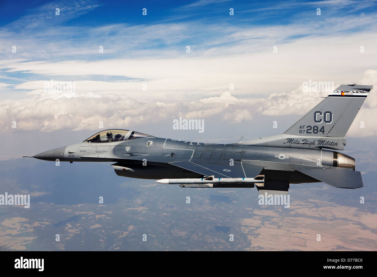 F-16 in Flight Stock Photo - Alamy