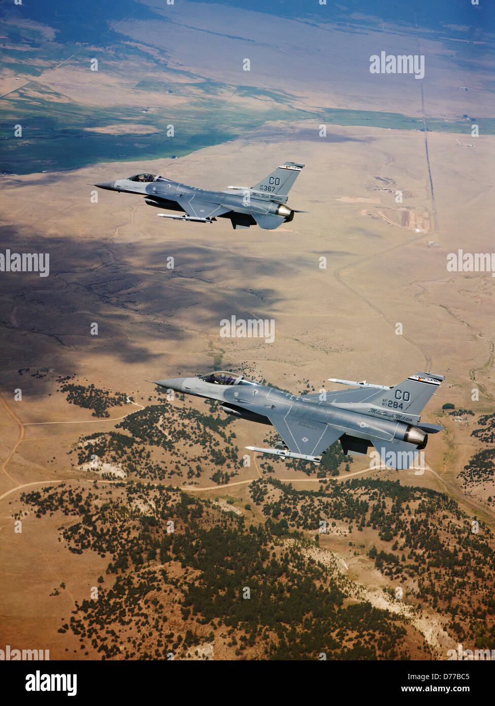 Two f 16s hi-res stock photography and images - Alamy
