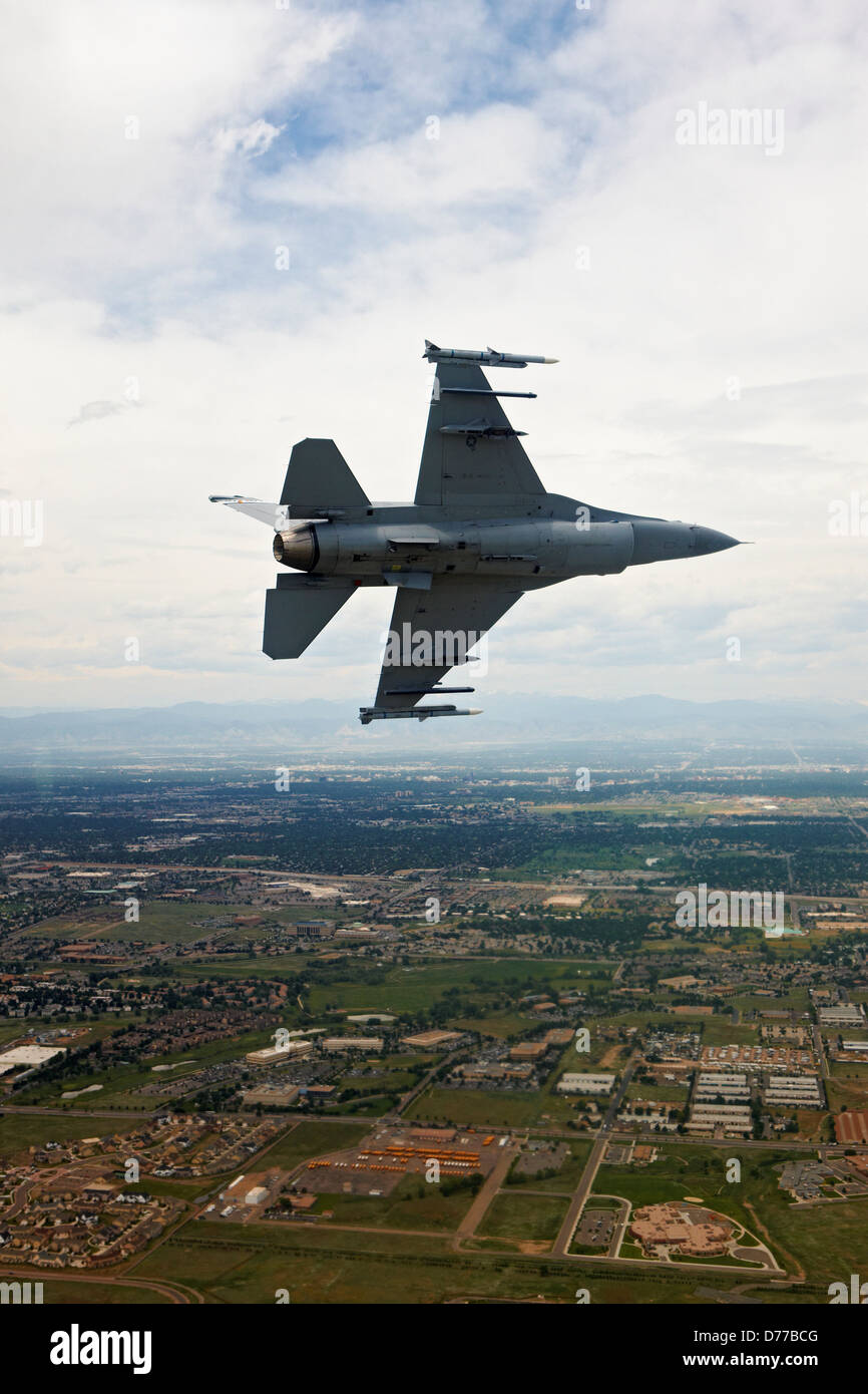 F-16 in Flight Bank Turn Stock Photo - Alamy