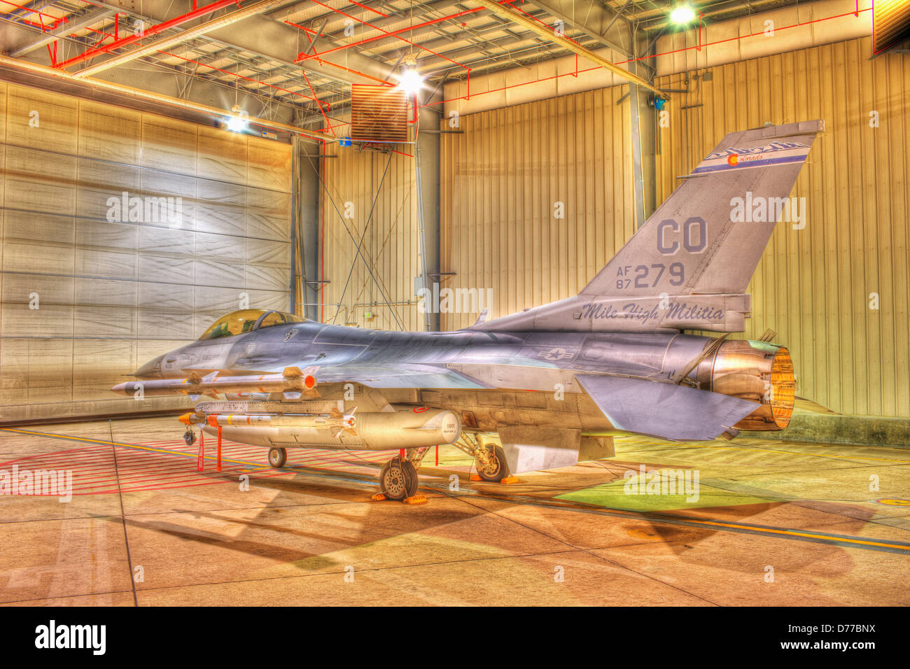 Rear view f 16 jet fighter hi-res stock photography and images - Alamy