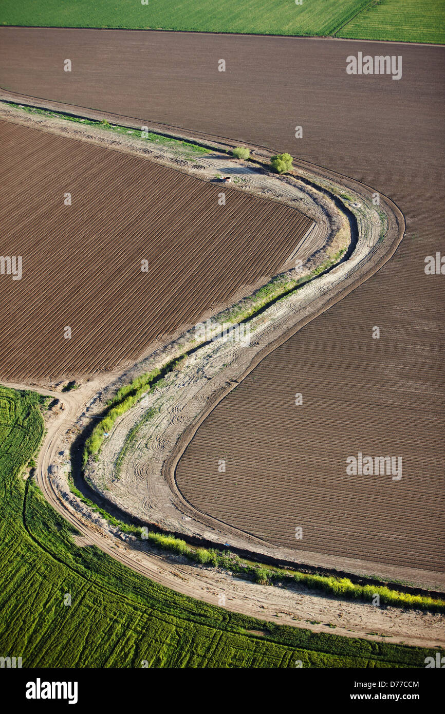 Aerial view S-curve in irrigation canal California Stock Photo - Alamy