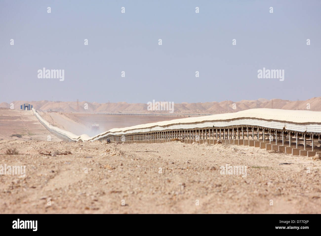 Phosphate Mine Mining Stock Photos & Phosphate Mine Mining Stock Images ...