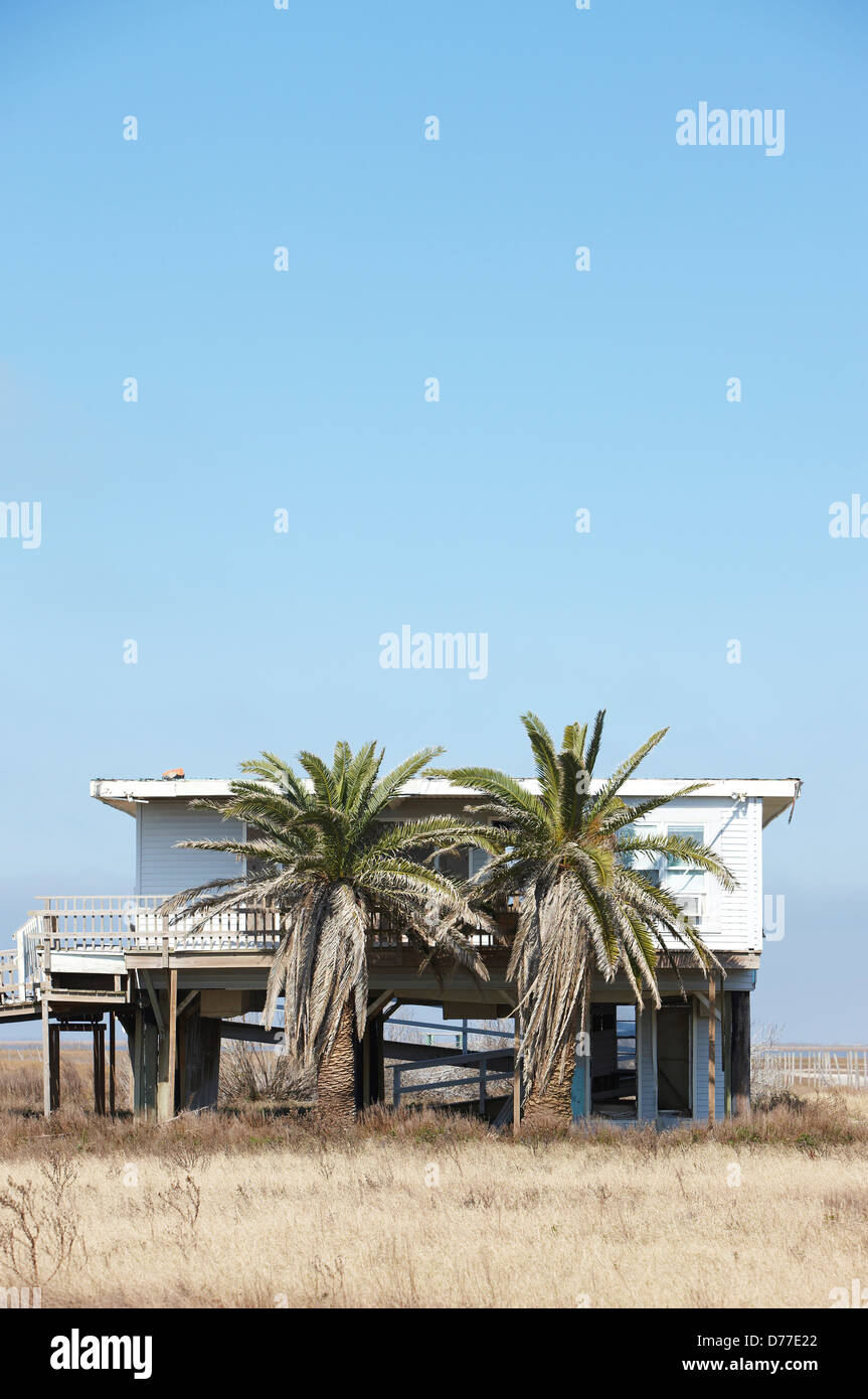 House elevated on pilings protection storm surges during hurricanes ...