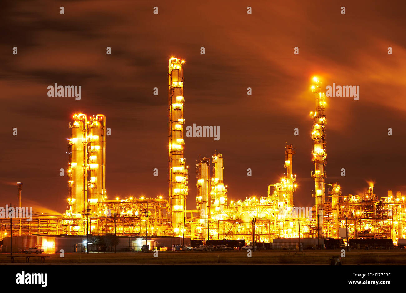Night view petrochemical refinery Pasadena Houston Texas USA Stock ...