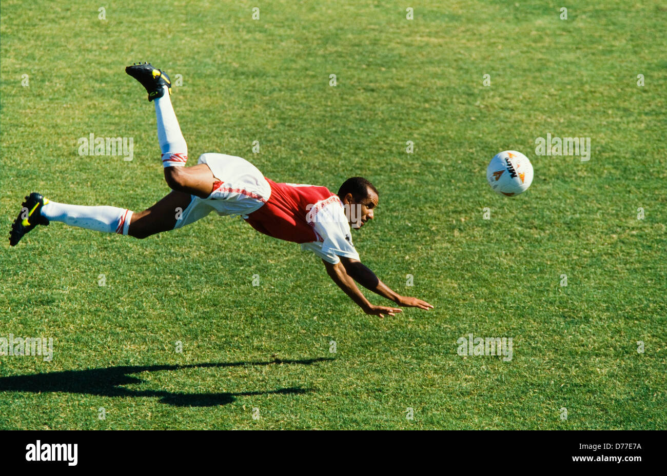 Goal header hi-res stock photography and images - Alamy