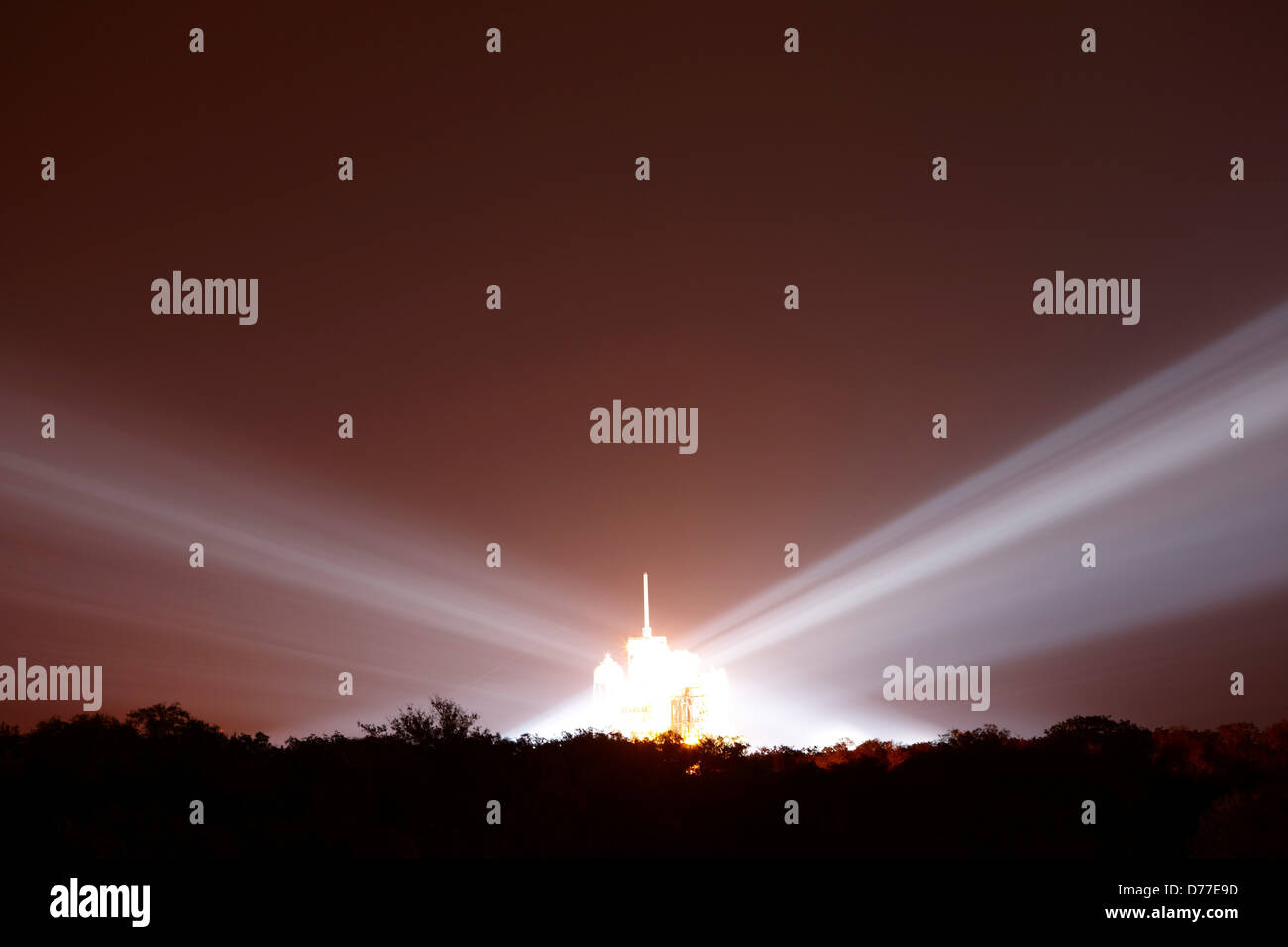Powerful xenon floodlights illuminate Space Shuttle Endeavour on launch ...