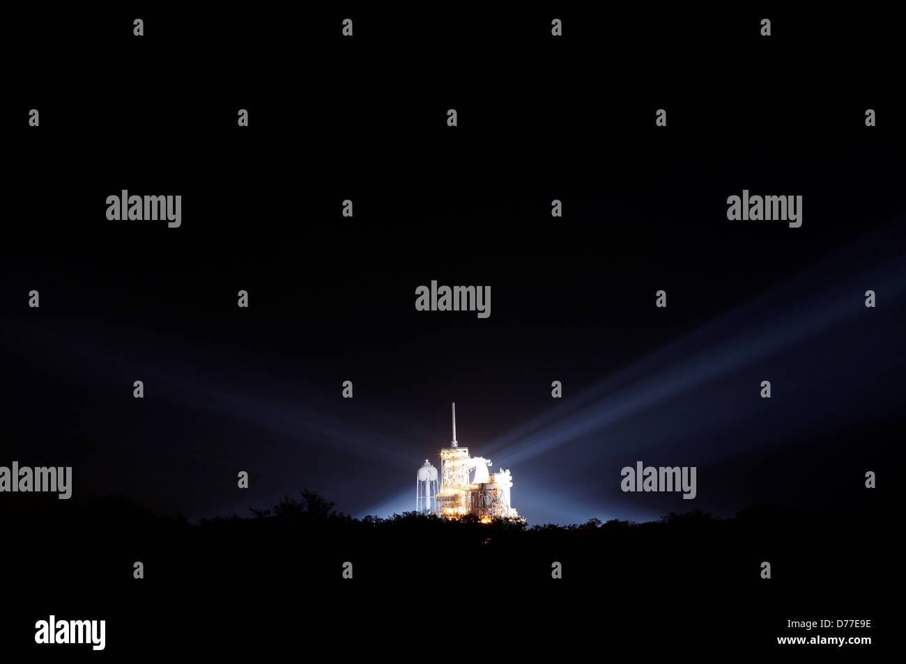 Powerful xenon floodlights illuminate Space Shuttle Endeavour on launch ...
