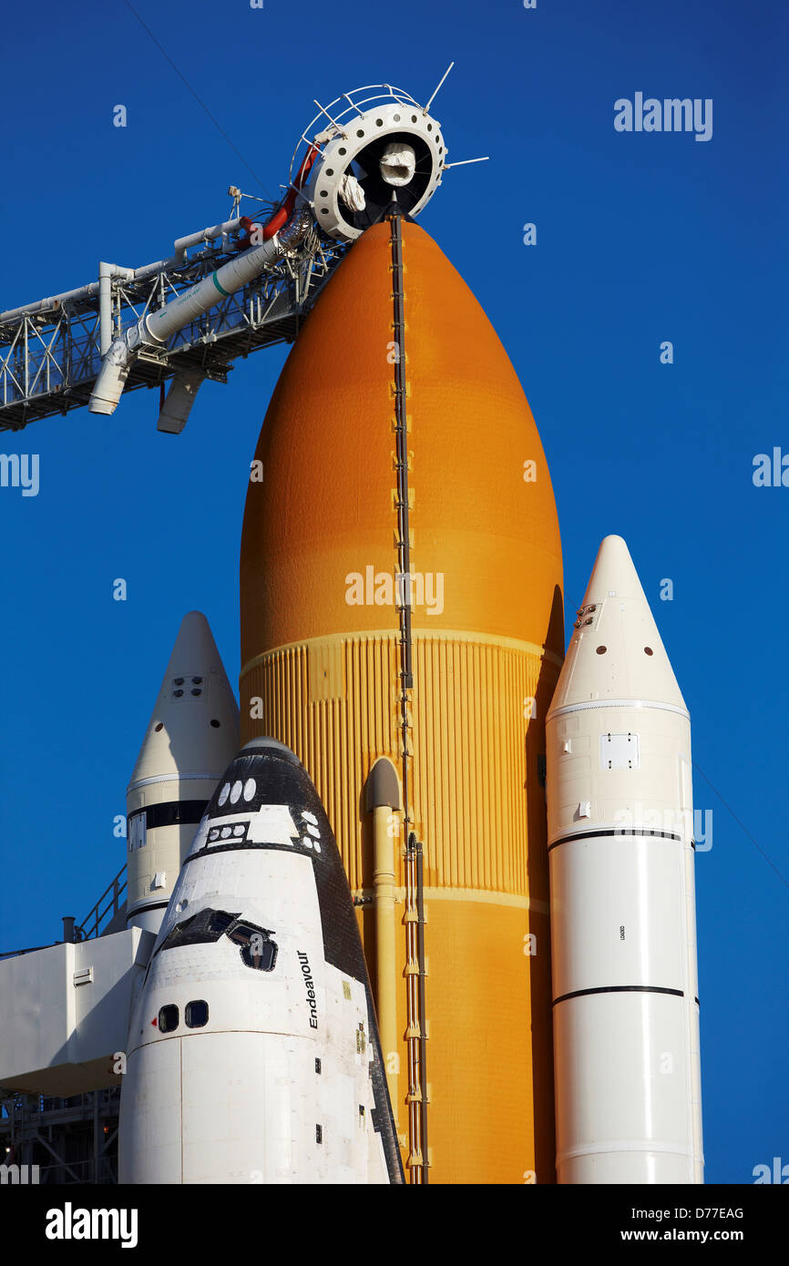 Space Shuttle Endeavour on launch pad 39A ready to launch on STS-130 at ...