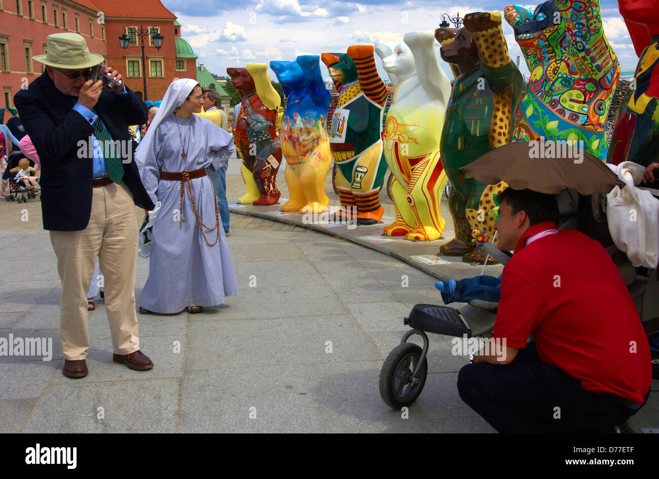 Poland Warsaw Castle square statues of bears Stock Photo - Alamy