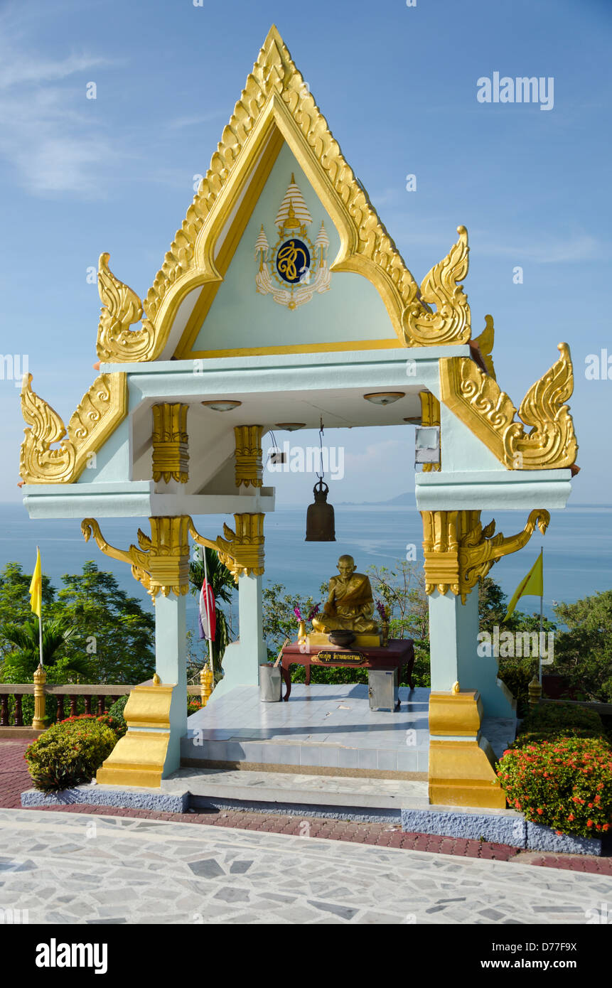 Buddhist altar hi-res stock photography and images - Alamy