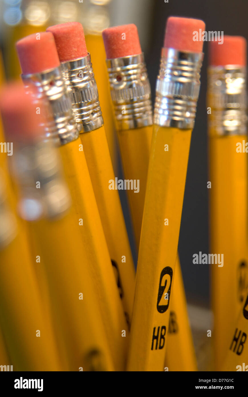 Yellow number 2 lead pencil hi-res stock photography and images - Alamy