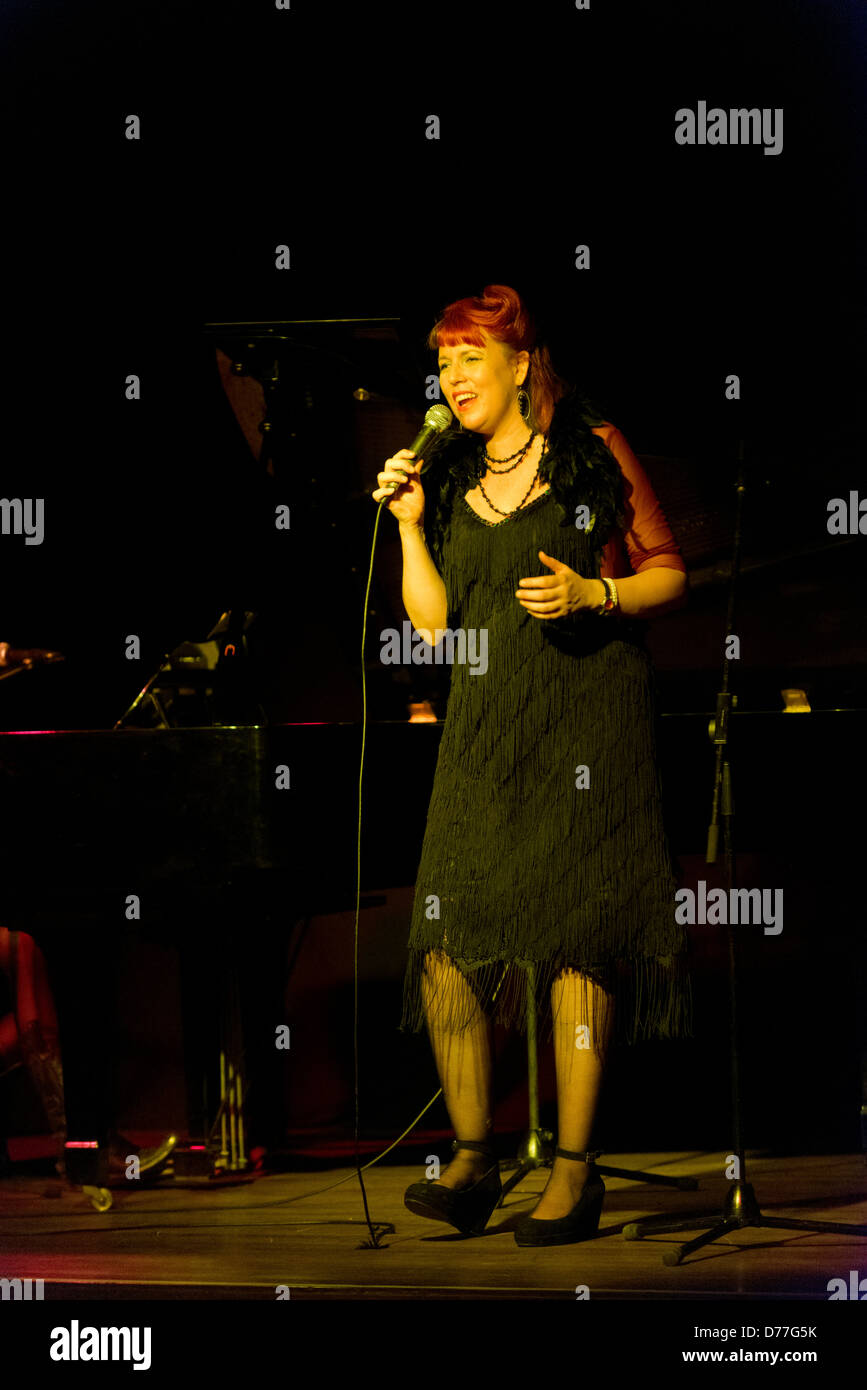 Female cabaret performer hi-res stock photography and images - Alamy