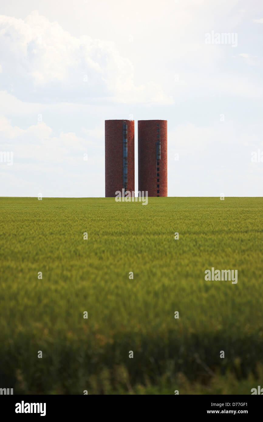 USA Kansas Grain silos on wheat field Stock Photo - Alamy