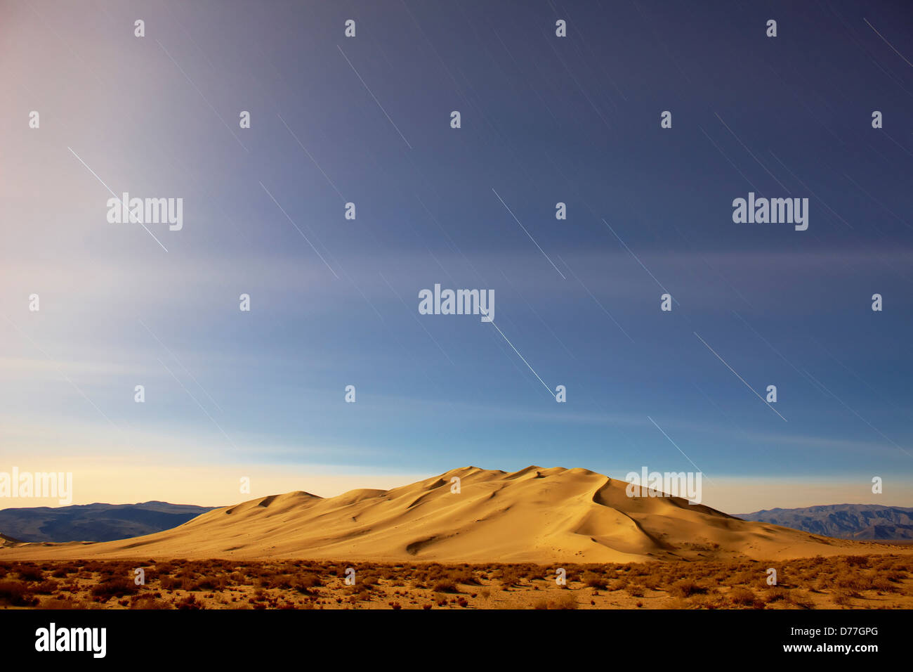 USA California Eureka Valley Sand Dunes Desert landscape falling stars ...