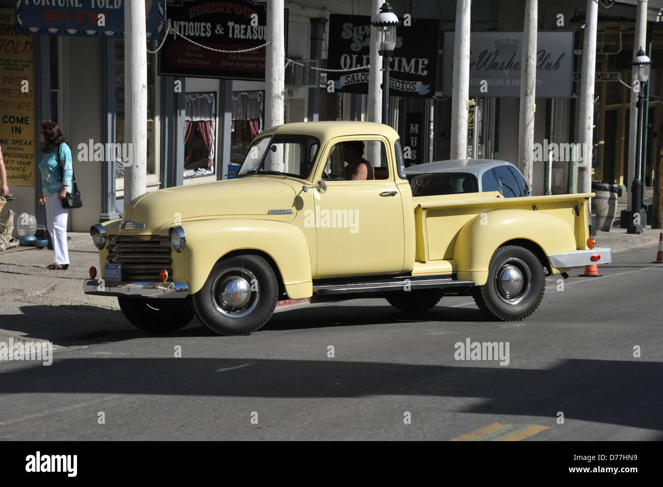 Chevrolet badges hi-res stock photography and images - Alamy
