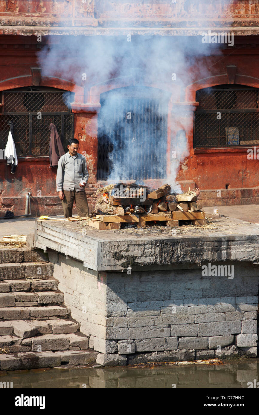 Nepal Himalaya Kathmandu Pashupatinath Temple cremation at riverbank ...