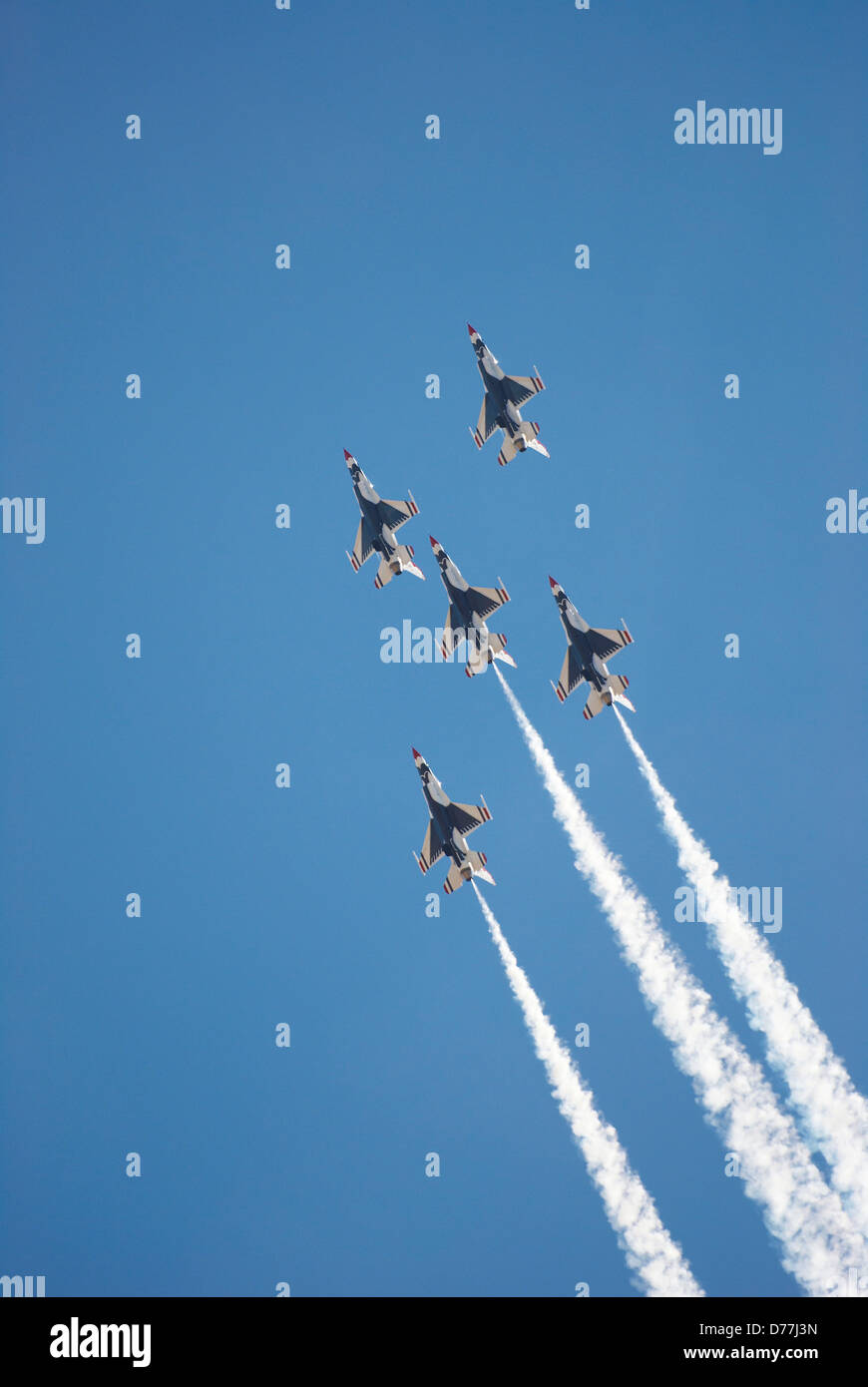 Air Force Thunderbirds in formation during air show Stock Photo - Alamy