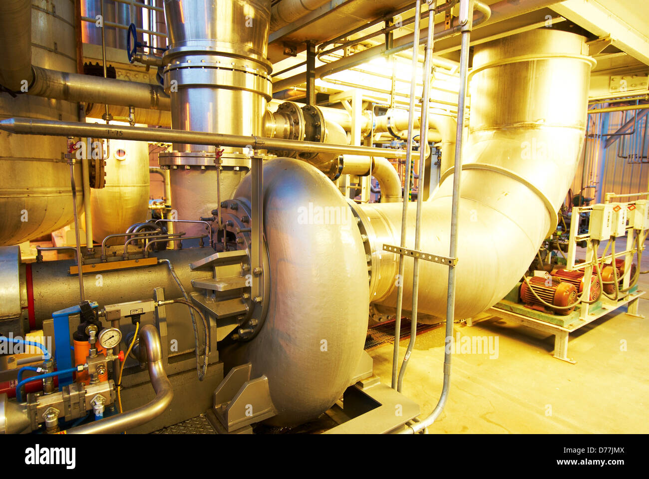 Tomato processing plant california hi-res stock photography and images ...