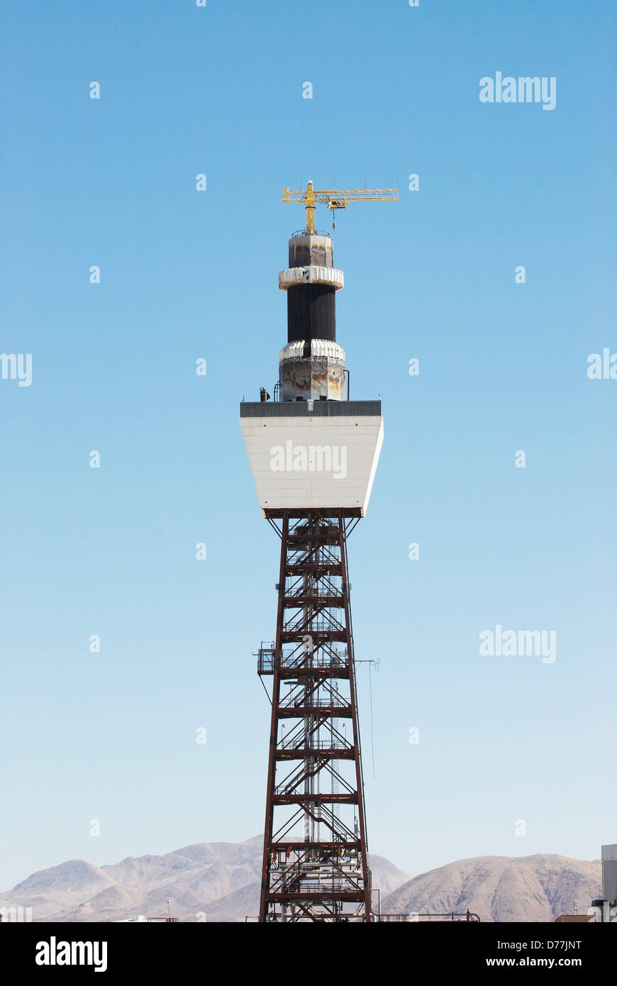 Power tower mojave desert hi-res stock photography and images - Alamy