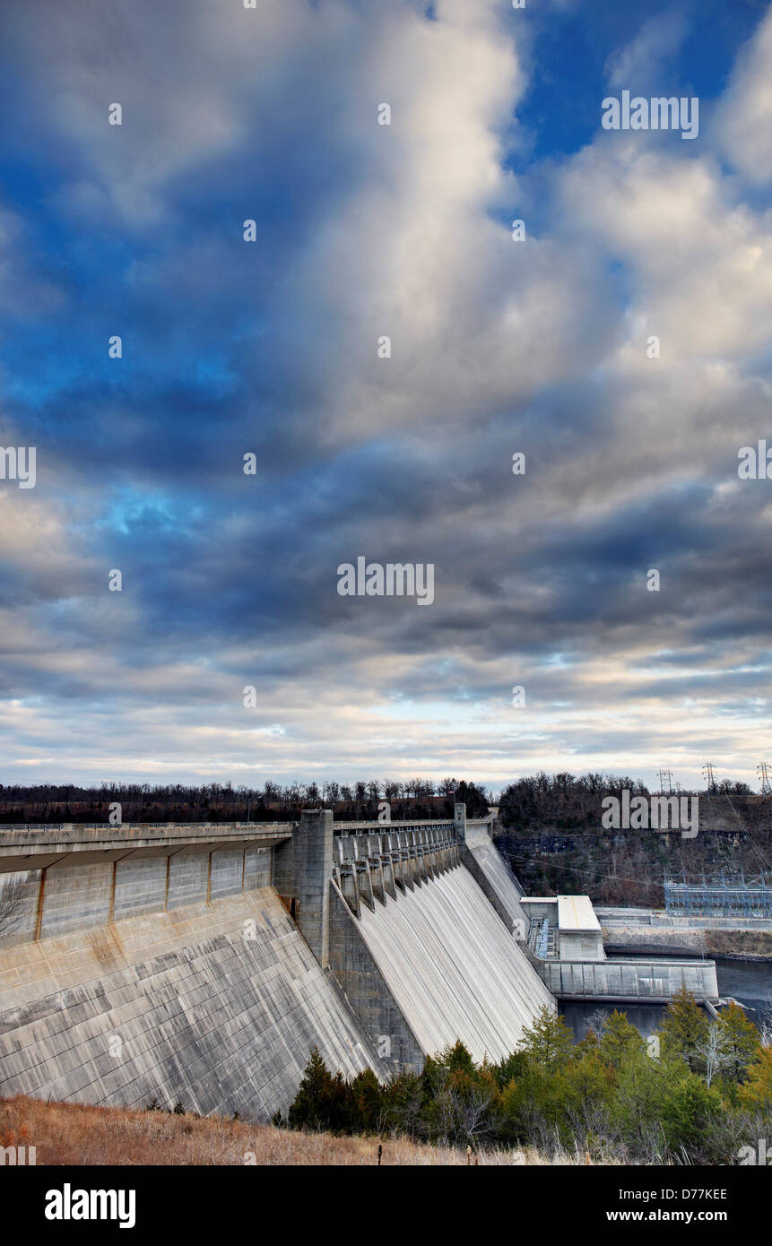 USA Arkansas Bull Shoals Lake Bull Shoals Dam concrete gravity dam on ...