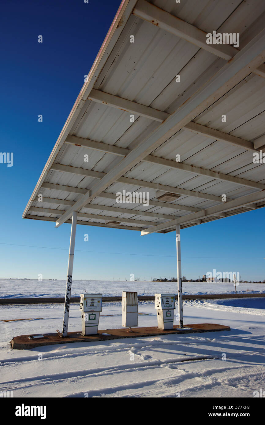 USA Kansas Rural roadside gas station service station Stock Photo - Alamy