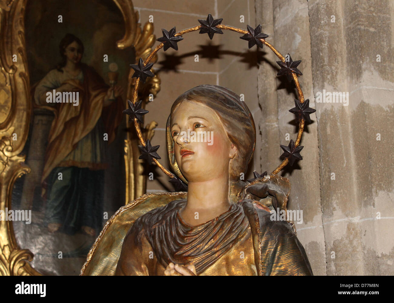 Statue of Virgin Mary in church with halo Stock Photo - Alamy