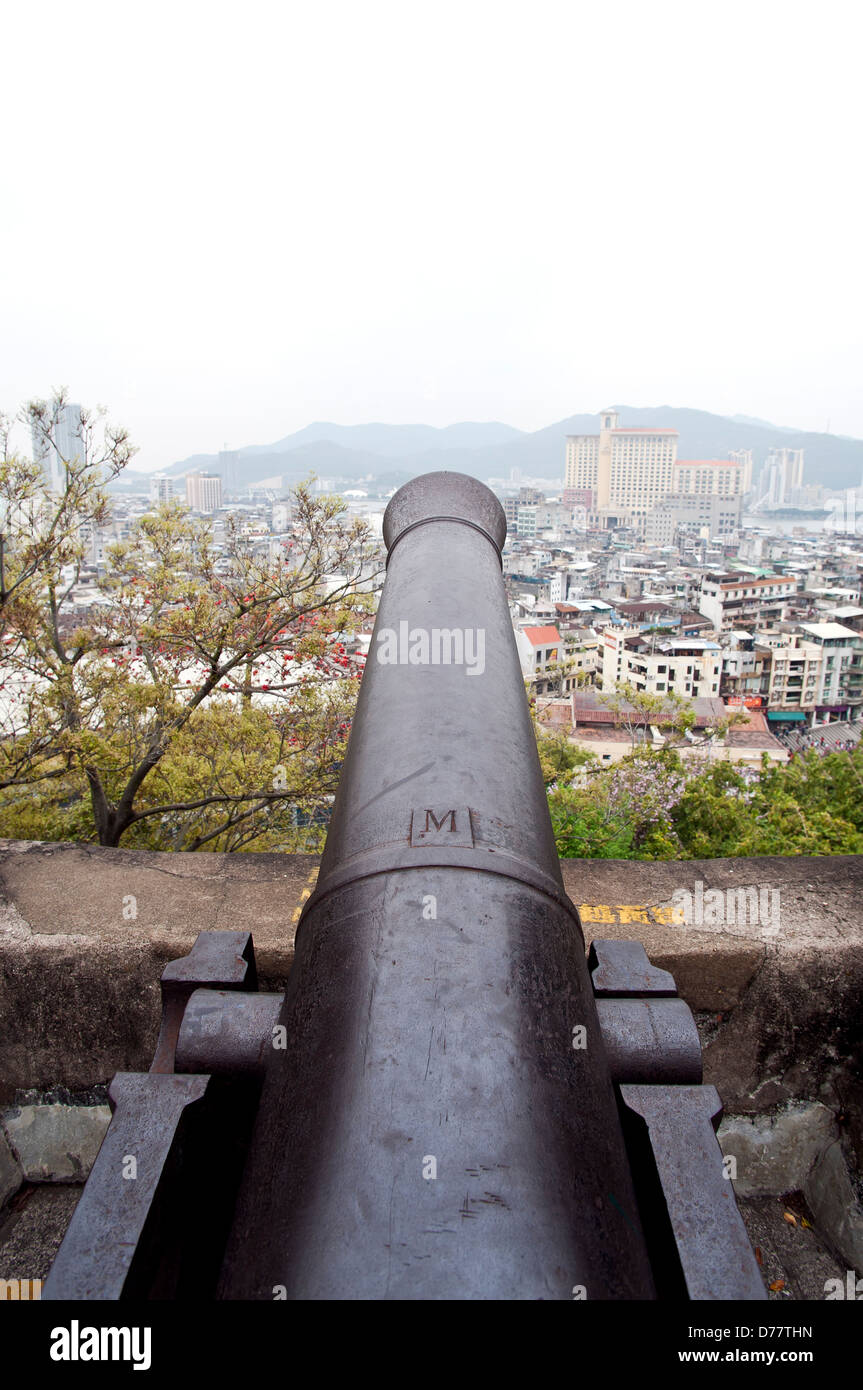Cannon at the Fortaleza do Monte, Macau, China Stock Photo - Alamy