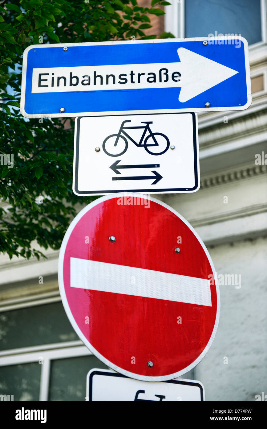 One way traffic sign bicycle hi-res stock photography and images - Alamy