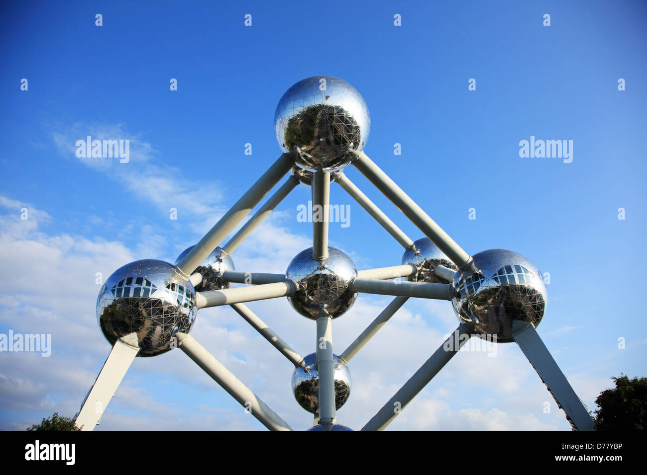 Atomium sculpture hi-res stock photography and images - Alamy