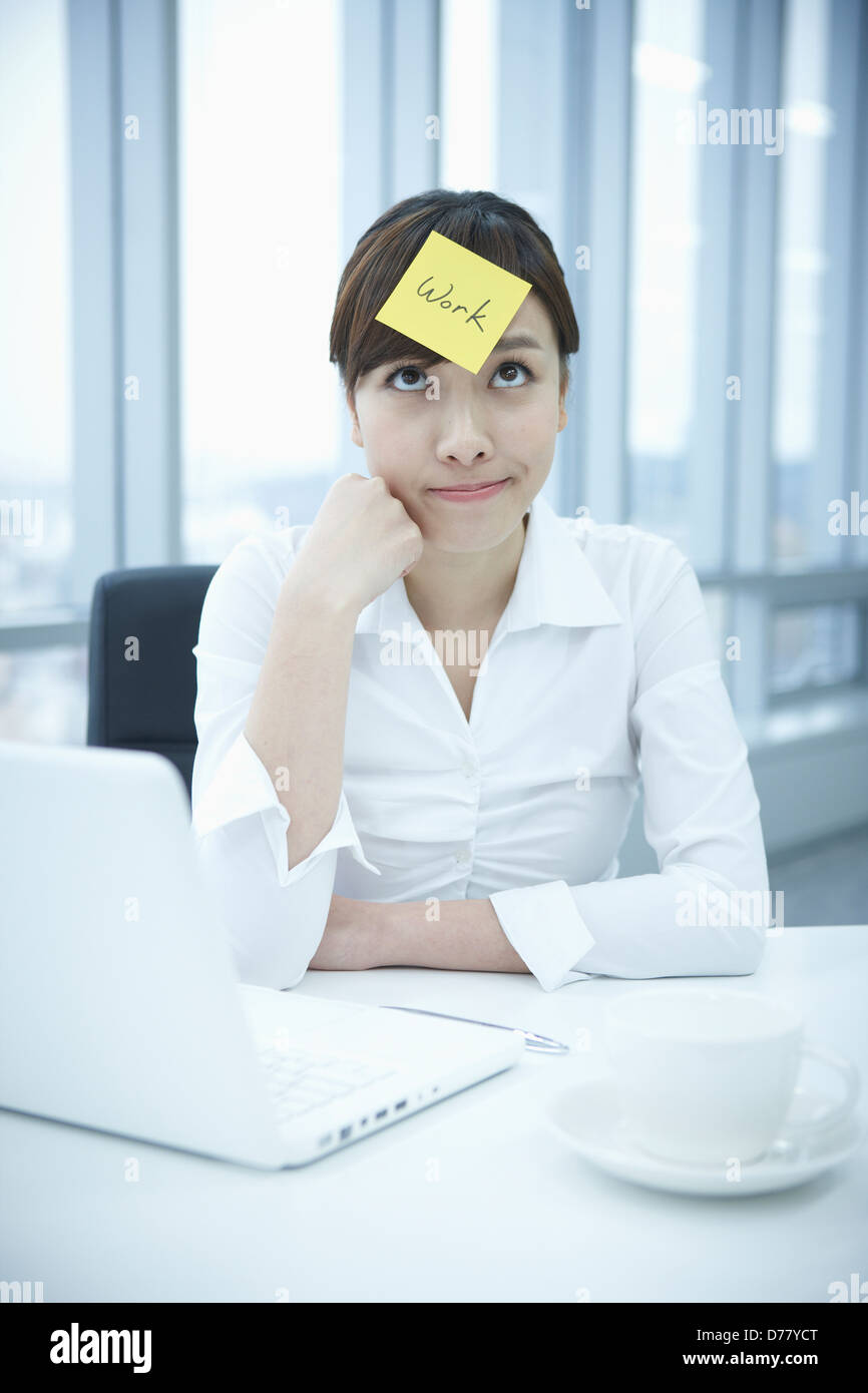 Adhesive note laptop saying hi-res stock photography and images - Alamy