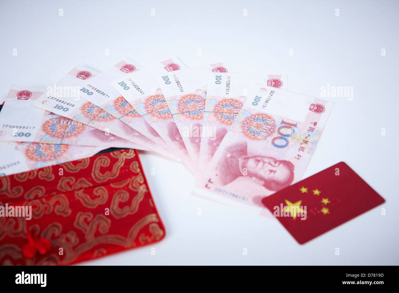 100 Yuan notes from a red Chinese wallet Stock Photo - Alamy