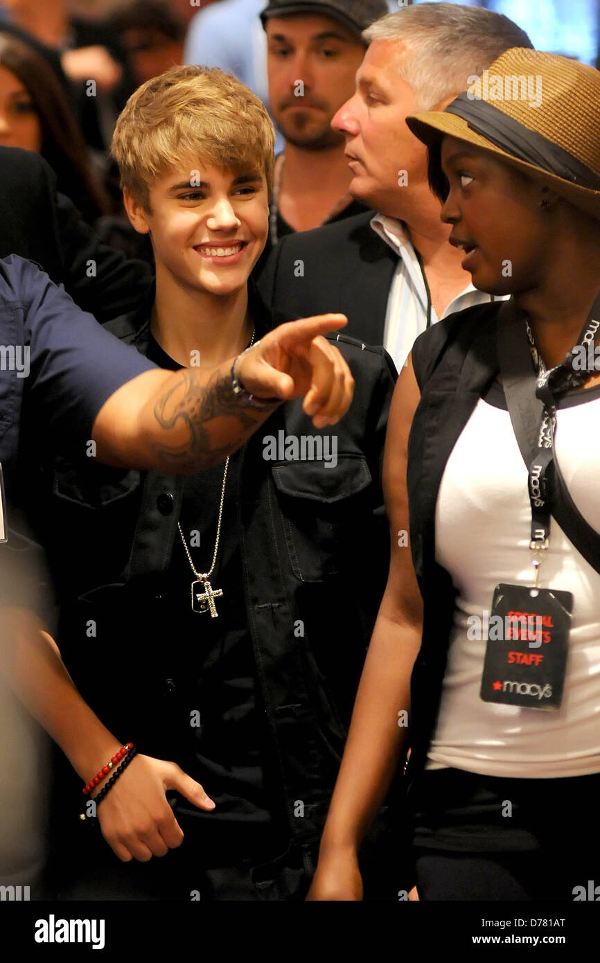 Justin Bieber arriving at Macy's Herald Square to promote his new ...
