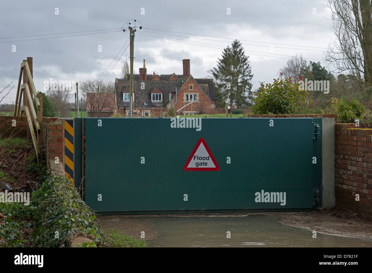 Flood gates hi-res stock photography and images - Alamy