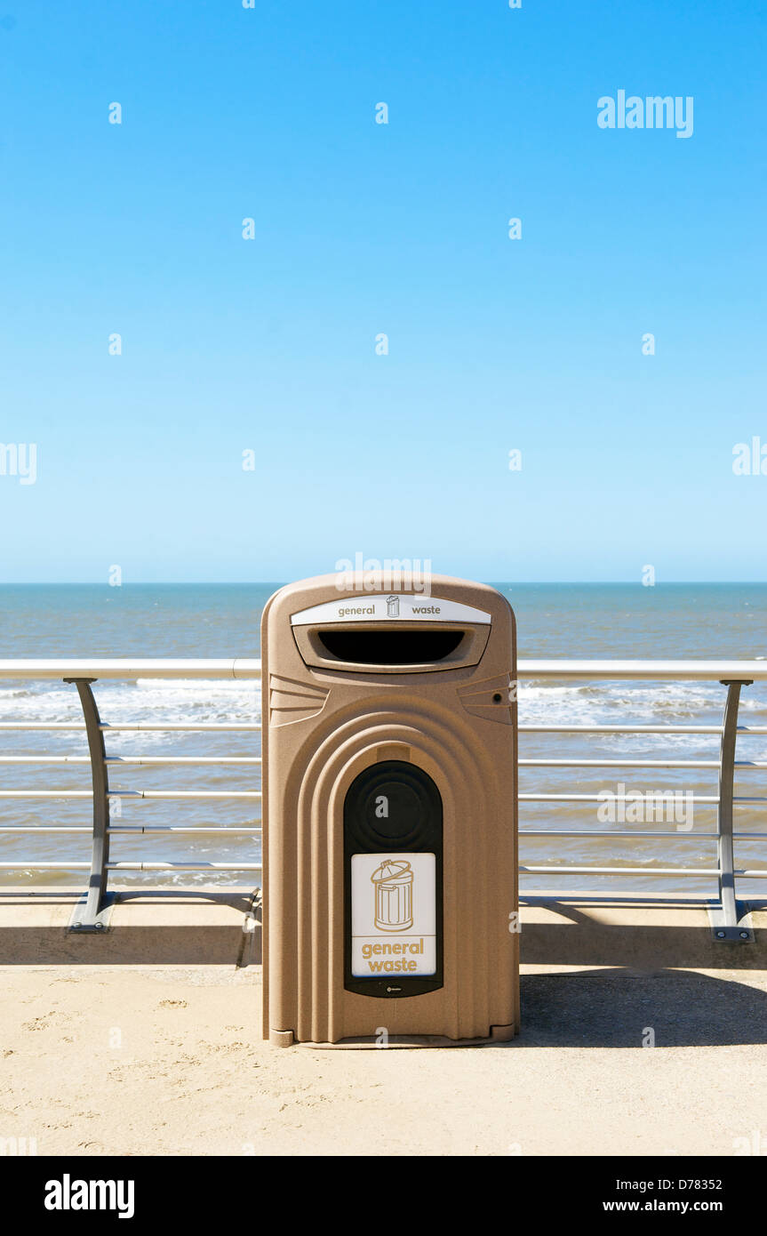 Waste bin on Blackpool Promenade Stock Photo - Alamy