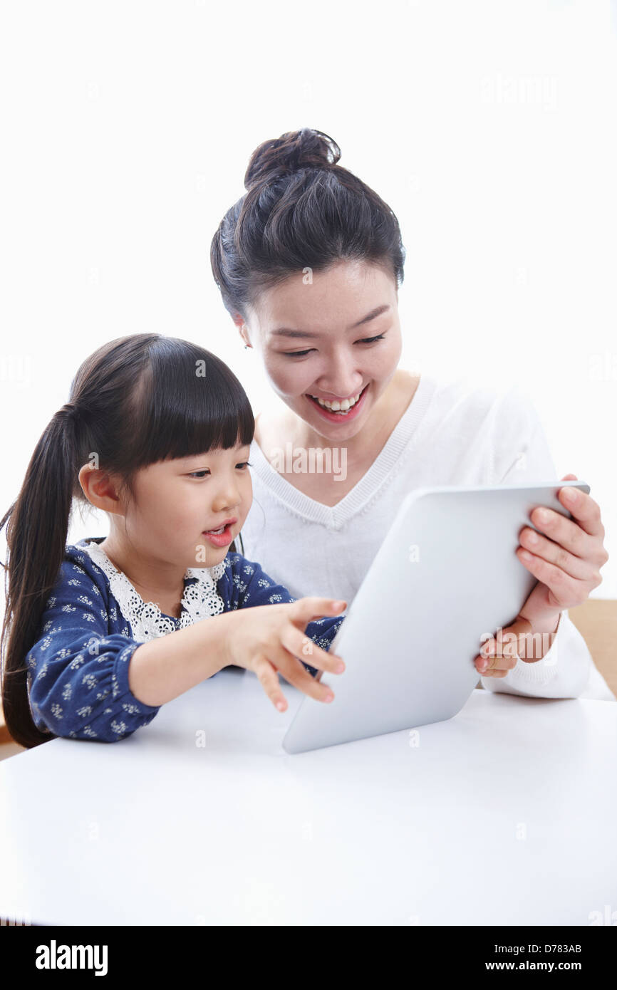 Elementary school student using tablet hi-res stock photography and ...