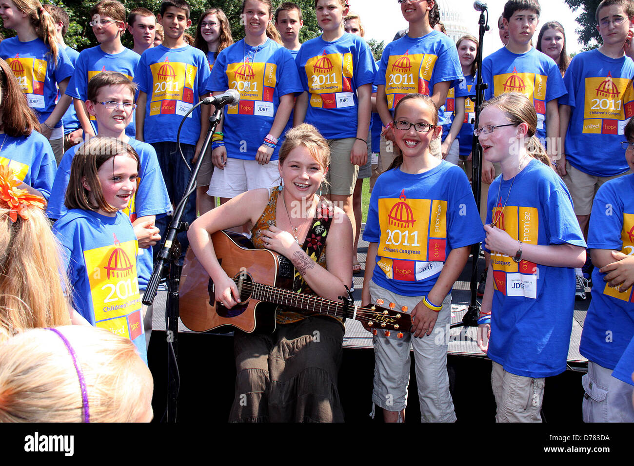 Crystal Bowersox performed 'Promise to Remember Me' on Capitol Hill as ...