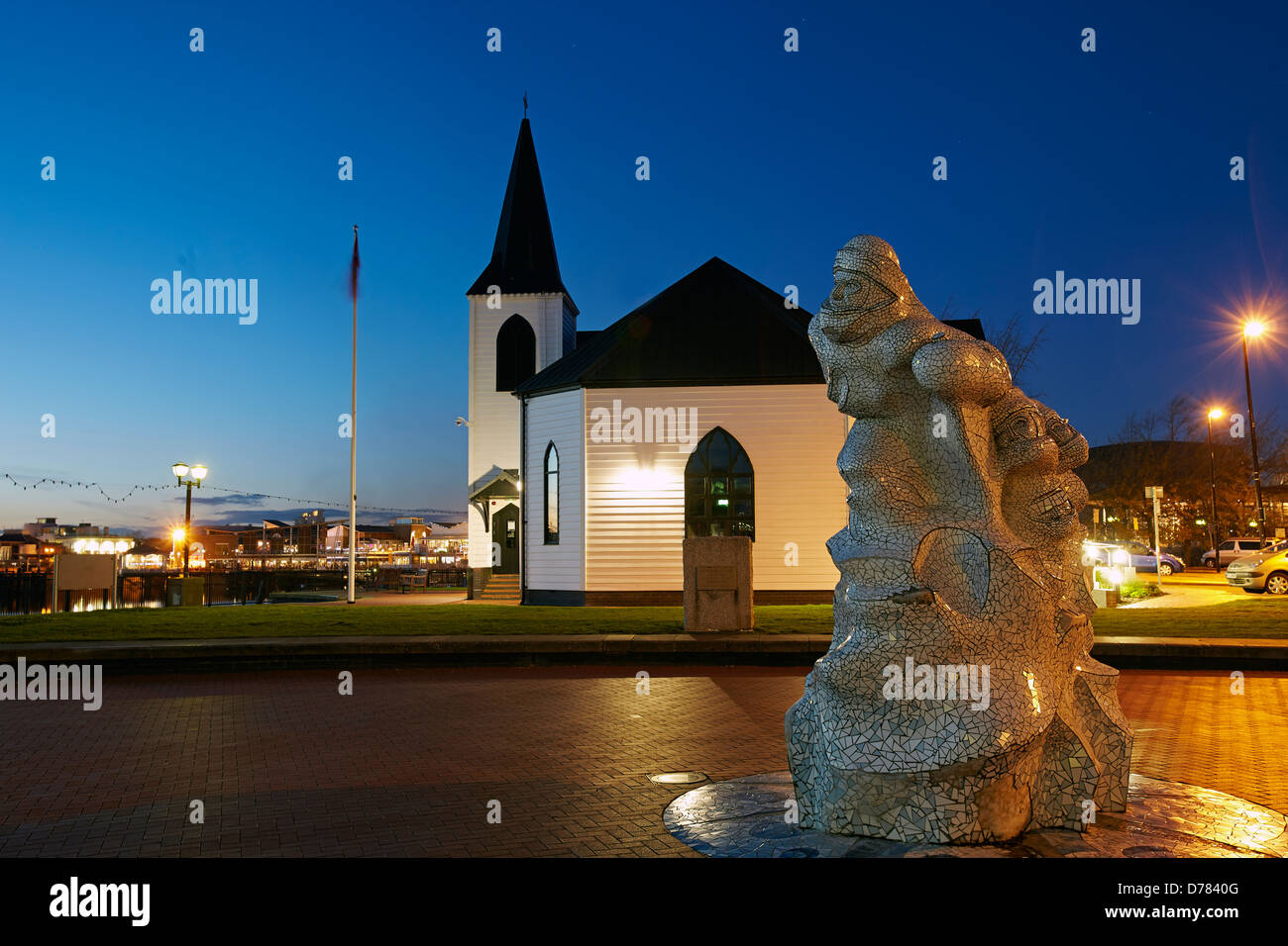 Captain Scott Statue next to the Norwegian Church, Cardiff Bay, Cardiff ...