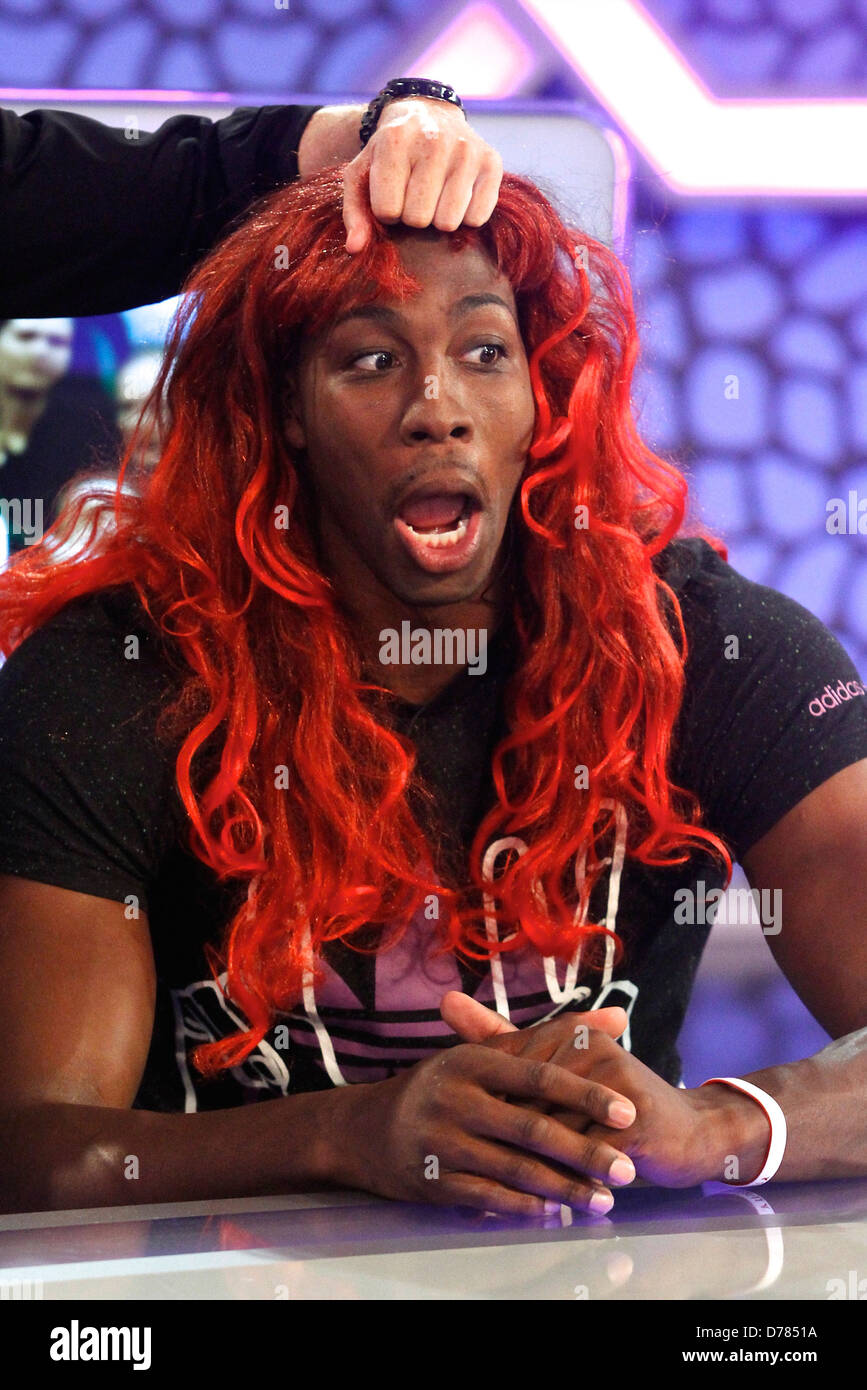 Dwight Howard NBA player for the Orlando Magic dons a wig while ...
