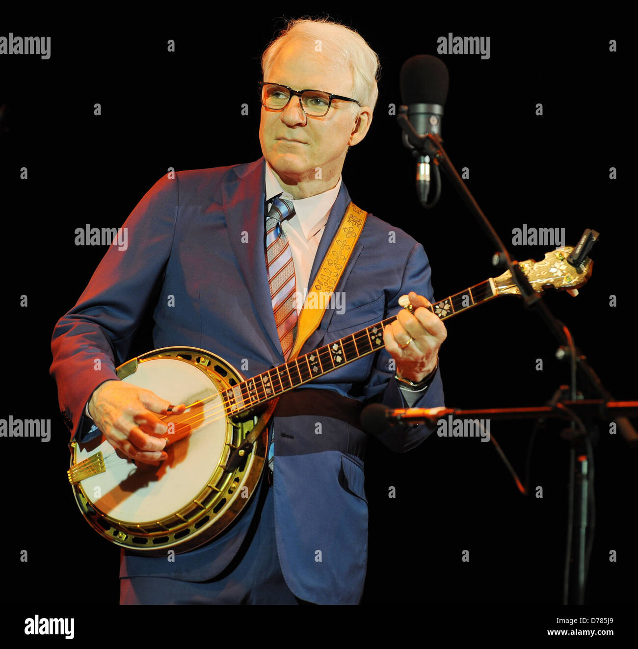 Steve Martin performs at Hammersmith Apollo London, England - 08.07.11 ...