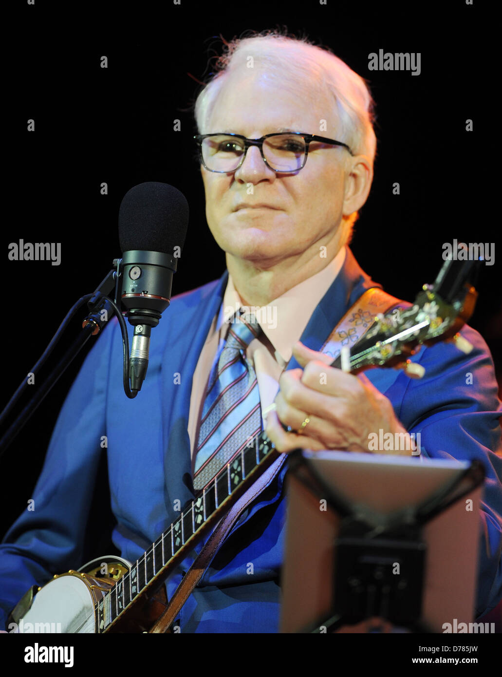 Steve Martin performs at Hammersmith Apollo London, England - 08.07.11 ...