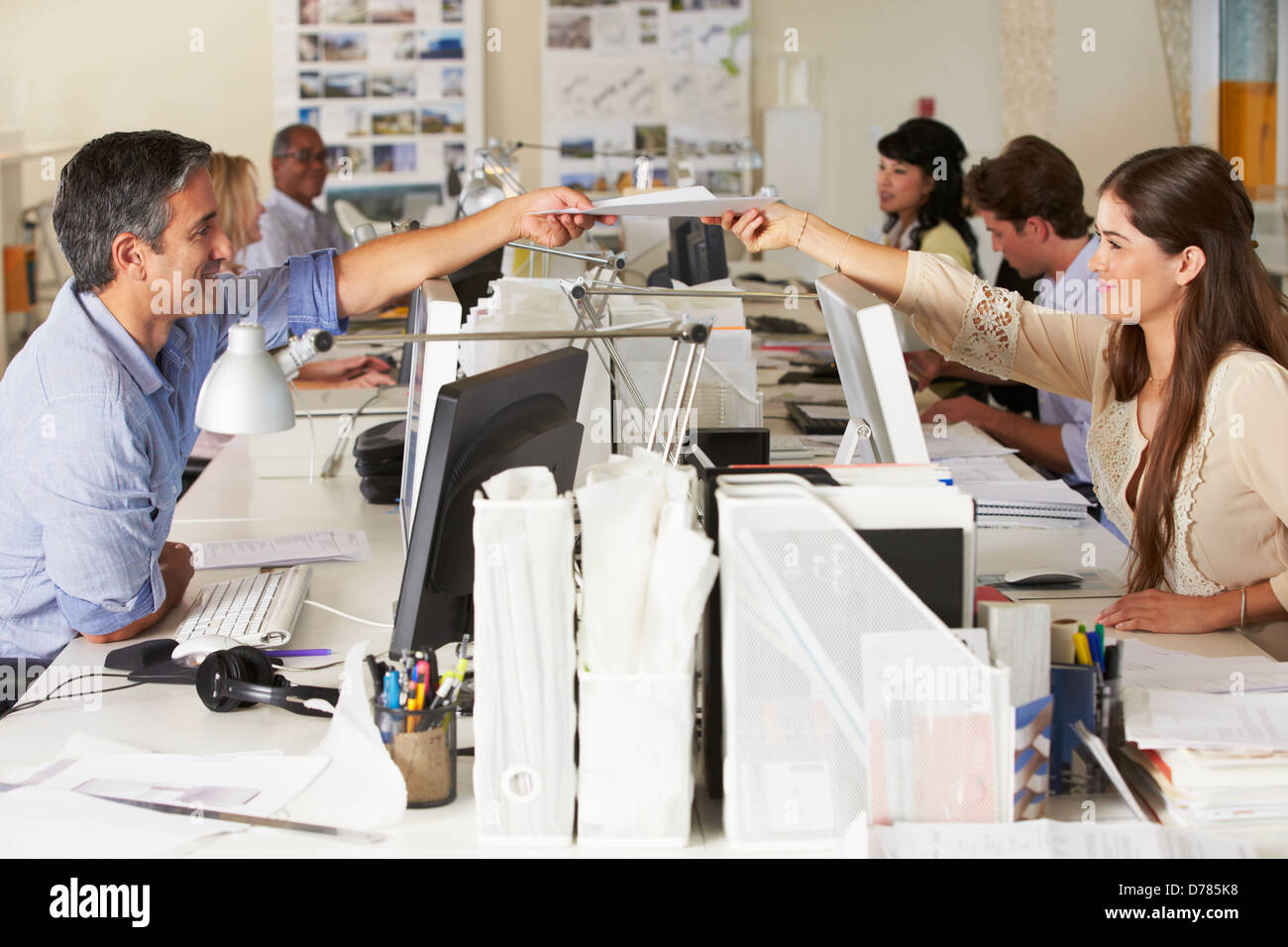 Busy people in office hi-res stock photography and images - Alamy